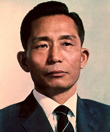 侵华日军中有个低级小军官后来成为韩国历史上最强悍的总统 百科TA说