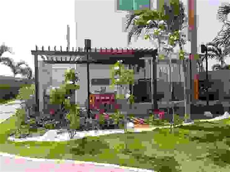 จัดสวนหน้าบ้าน 4 แบบ ปริมาณพอดีๆ ไม่มีรก Homify