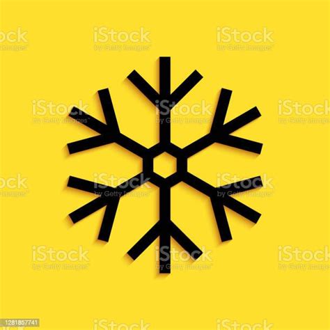 노란색 배경에 격리 된 검은 눈송이 아이콘 긴 그림자 스타일 벡터 0명에 대한 스톡 벡터 아트 및 기타 이미지 0명 12월 1월 Istock