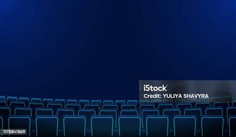 어둠 속에서 파란색 의자 영화관 이나 영화관 좌석의 현실적인 행 영화관 강당 및 영화관 빈 장면 디자인 벡터 플랫 스타일 만화 일러스트레이션입니다 영화 시네마 프리미어