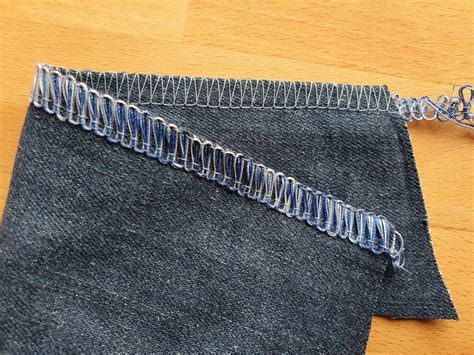 Combining Threads For Decorative Overlock Stitches