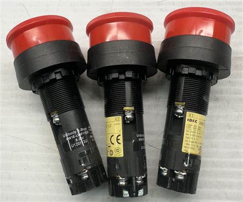 3 Idec Hw1e Lv Red Emergency Stop Twist Reset Buttons
