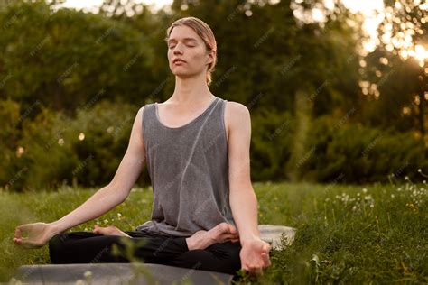 Free Photo Full Shot Woman Meditating In Nature