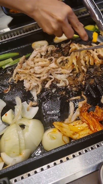 한국에서 비행기 타고 온 돼지막창 핸드캐리 Youtube