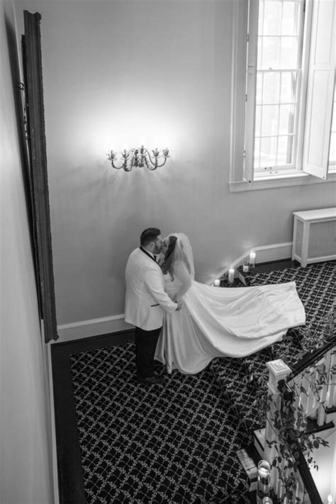 pros and cons of a first look on your wedding day