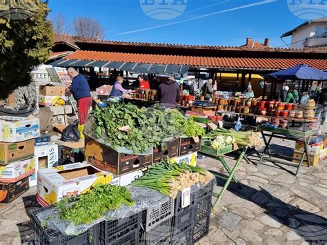 Доматите и краставиците поевтиняват на едро но сиренето и кашкавалът са с по високи цени Утро
