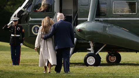 Доналд Тръмп и съпругата му отпътуваха за Рим за погребението на папа Франциск Новини бг