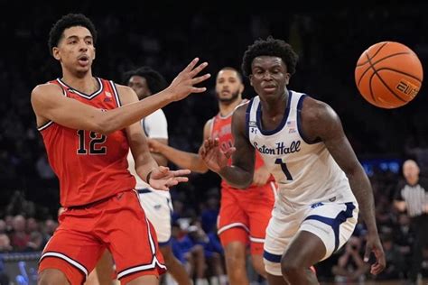 Rick Pitino Leads St Johns To 91 72 Victory Over Seton Hall In Return