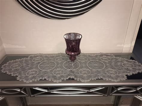 Tek Runner Fransız Dantelli Oval Gri Çeyizci