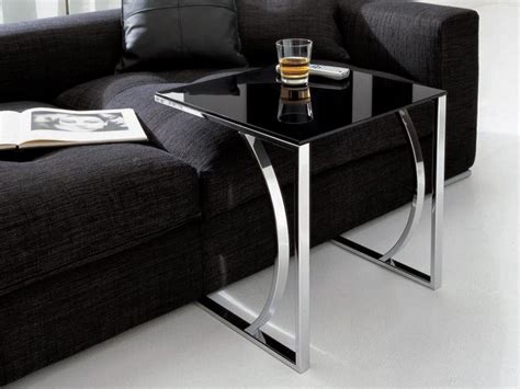 Приставной столик к дивану