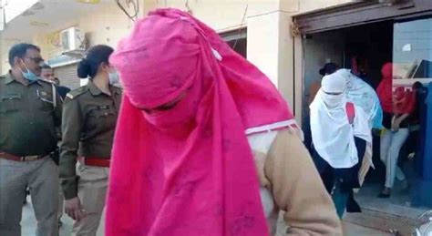 Up Bjp नेता के होटल में पकड़ा गया सेक्स रैकेट 9 से अधिक लड़के लड़कियां हुई बरामद