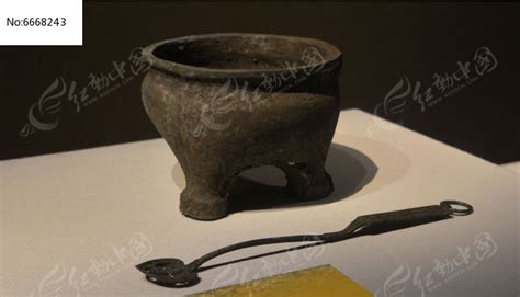 青铜鬲及匕高清图片下载 红动中国
