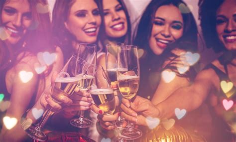 Private Paint Sip Party Naked Canvas Groupon