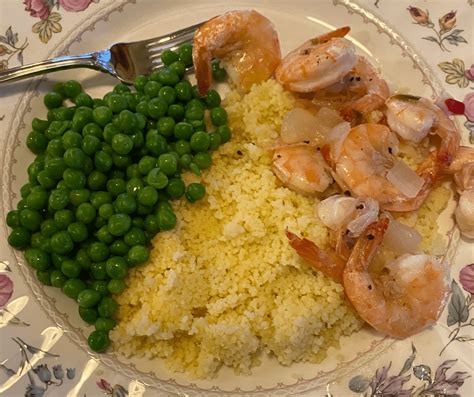 Quick And Easy Garlic Shrimp And Cheesy Grits Recipe