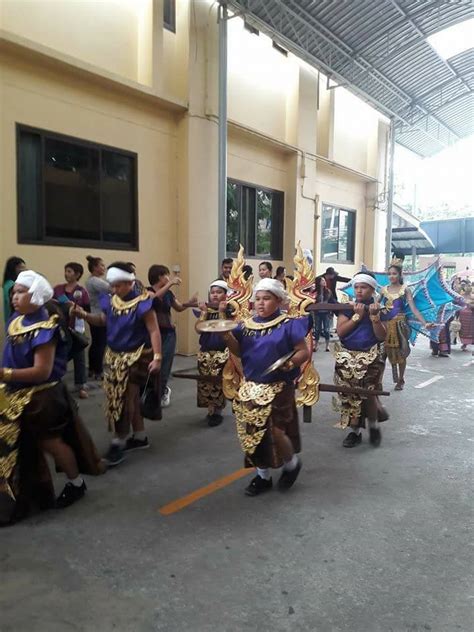 พาเหรดเด็กประถม มาในธีมงานภาคเหนือ ~รับจัดขบวนพาเหรดทั่วประเทศ~ น้องๆโรงเรียนไหนต้องการชุดเดิน