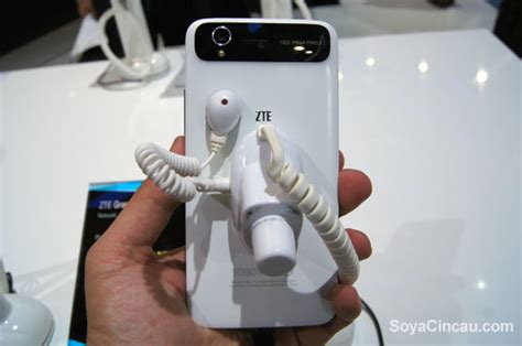 MWC 2013 Hands On ZTE Grand S LTE Grand Memo SoyaCincau