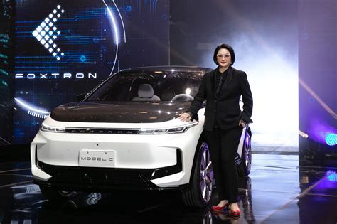快訊／郭台銘自駕上台力挺！3款鴻華電動車曝光 全球首發在台灣 Ettodayet車雲新聞 Ettoday新聞雲