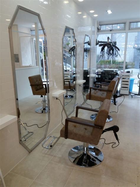 미용의자샴푸대셋팅기열기구외 미용기구 및 미용기자재 납품 동구 묭실헤어 오픈 울산양산기장덕계남창부산경주포항대구등 미용기자재 신품 및 중고 전시장