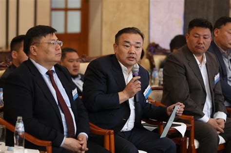 Л Оюун Эрдэнэ Уул уурхайн бус экспортын тэргүүлэх бүтээгдэхүүн үйлчилгээг тодорхойлж эрх зүйн