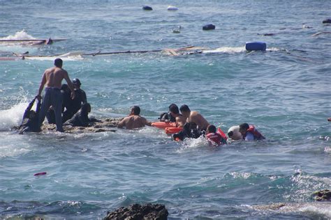 希腊附近海域两艘移民船失事 5人遇难凤凰网