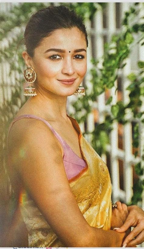Pin By Vidushi Rathore On Alia Bhatt Alia Bhatt Hairstyles Alia