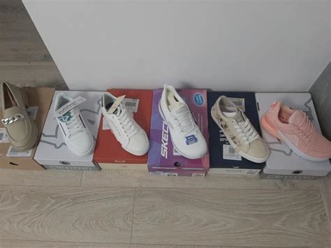 Відомі бренди розпродаж — ціна 1450 грн у каталозі Кросівки Купити жіночі речі за доступною