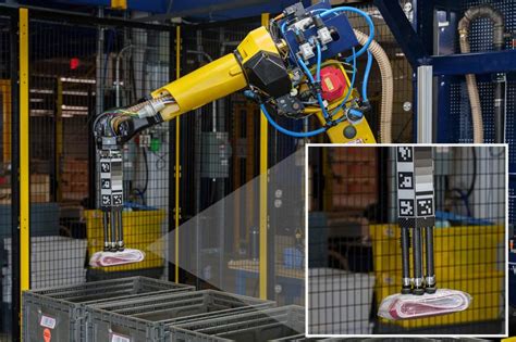 Amazons New ‘sparrow Robot Threatens To Take Warehouse Worker Jobs