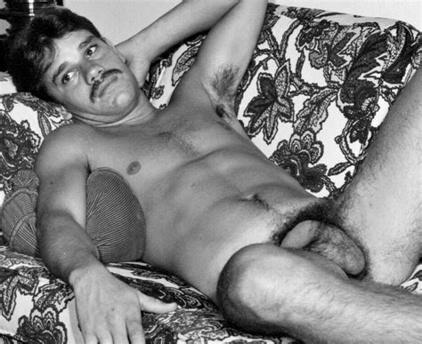 Hairy Uncut Men Photo 9