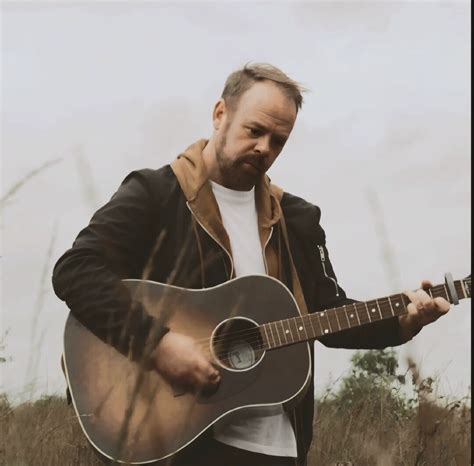 James Darcy Unveils Heartfelt Debut Single ‘the Middle Mesmerized