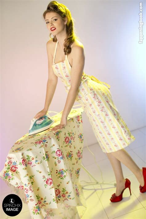 Rosie Danvers Rosiedanversofficial Nude Onlyfans Leaks Fappening