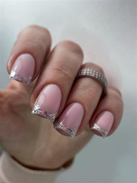 Маникюр Ногти Девочки помогите пожалуйста кто с таким сталкивался не хватает