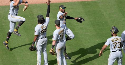 Pirates Hold Off Late Rally Defeat Padres 6 4 Bucs Dugout