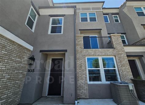 1240 Sunrise View San Marcos Ca 92078 Townhome Rentals In San