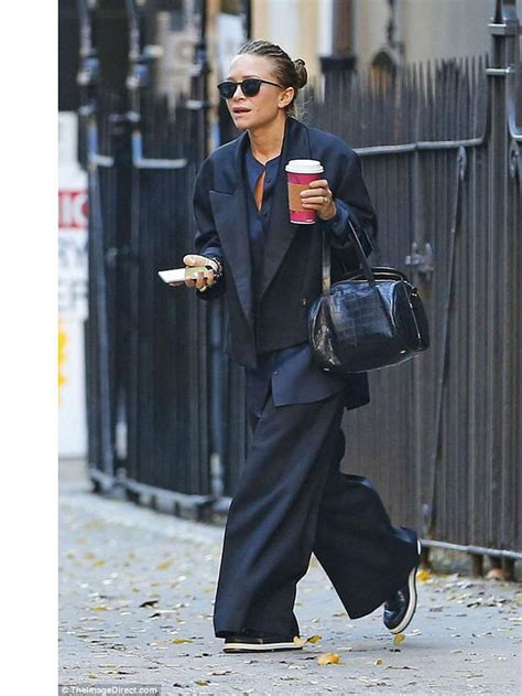 All Of The Olsen Twins Best Street Style Moments Harper S Bazaar Singapore