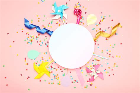 핑크 배경에 다양한 파티 항목과 다채로운 평면 평신도 구성 개체 그룹에 대한 스톡 사진 및 기타 이미지 개체 그룹 공휴일 구도 Istock