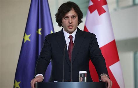 Докато Грузия се тресе от протести премиерът ѝ се зарече да унищ