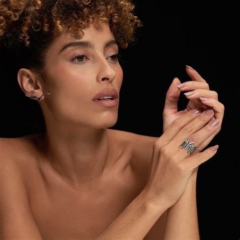 Anel Xilo Lívia Canuto