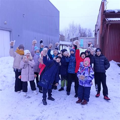 На днях ученики 4 Б класса побывали на экскурсии в пекарне от булочной Колобок Сотрудники