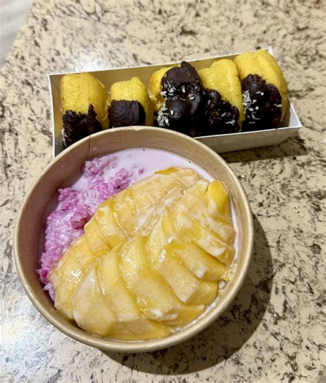 Tugs Ketomo Cafe Wineii Mango Sticky Rice Coockies 💛 Amt N Bur Aljiishdee Yaahiin Bee 🥰