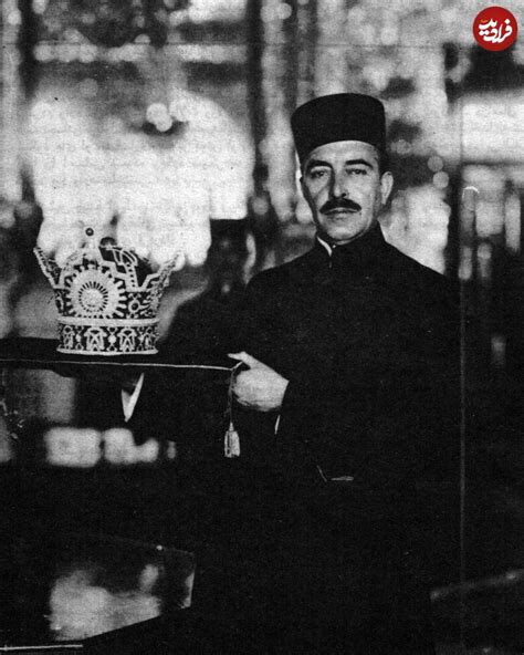 عکس ژست عجیب عبدالحسین تیمورتاش ۱۰۰ سال پیش با تاج رضا خان اقتصاد24