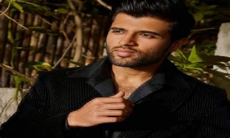 Vijay Deverakonda Goes Nude In Liger S New Poster