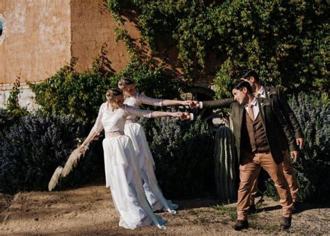 TYPES OF FORMAL PARTIES AND WHAT TO WEAR