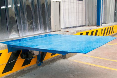 Евромаркет Кари АД достави 3 рампи Текрам за товаро разтоварна дейност на свой клиент