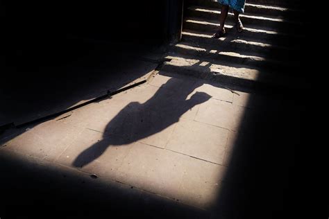 Presençafísica 거리 건축 걷고 있는 계단 고독 관념적인 구성 구조 그림자 기하학 남쪽 아시아 대조 대조놀이 도시 환경 도시의 모양