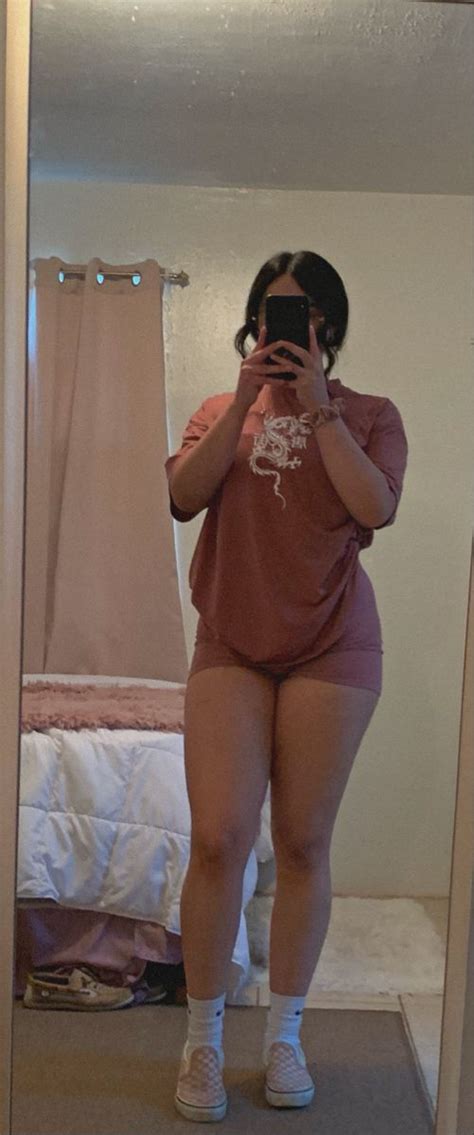 Girl Photo Poses Girl Photos Classy Photography Photography Poses 6