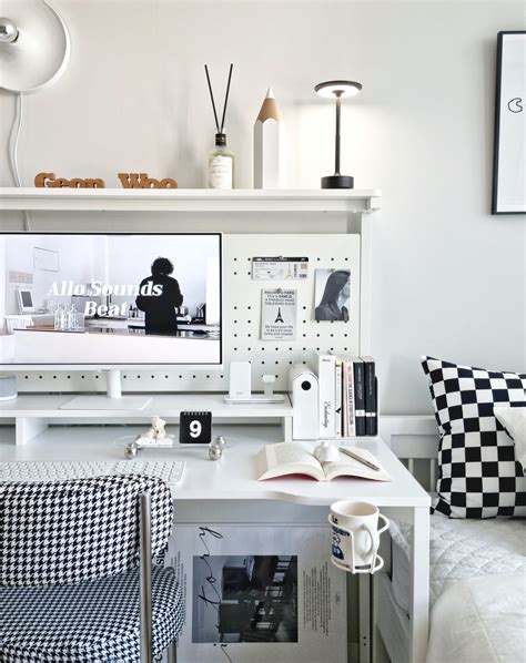 209애비뉴 가구 • 집꾸미기 • 책상 • 데스크 • 데스크테리어 2월 10일부터 시작하는 콘테스트 예고 🤍 209 데스크를 늘 예쁘게 사용해주시는 분들을 위해