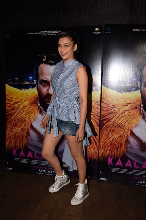 Akshara Haasan Hot Photos At Special Screening Of Film Kaalakaandi Hollywood Tollywood