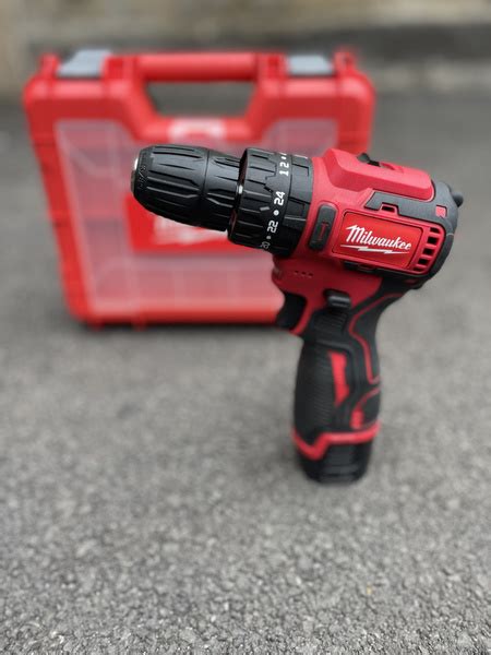 Шуруповерт Milwaukee ударный,бесщеточный - купить с доставкой по ...