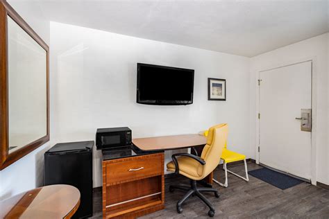Oceanside Inn And Suites A Days Inn By Wyndham Fort Bragg Ca Hotels