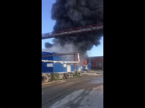 На Эльмаше полыхает склад новости Екатеринбурга